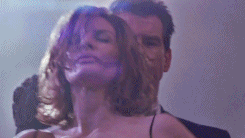 GIF rene russo pierce brosnan the thomas crown affair - animated GIF on ...