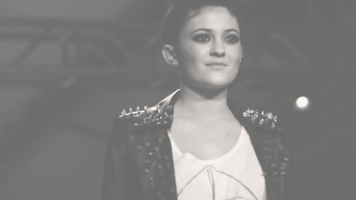 Girl Singing Gif Tumblr