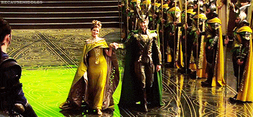 Rene russo GIF - Find on GIFER