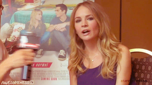GIF britt robertson - animated GIF on GIFER