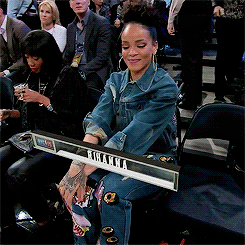 GIF h rihanna - animated GIF on GIFER