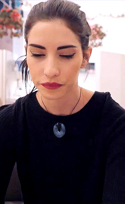 Fail beach babes GIF - Find on GIFER