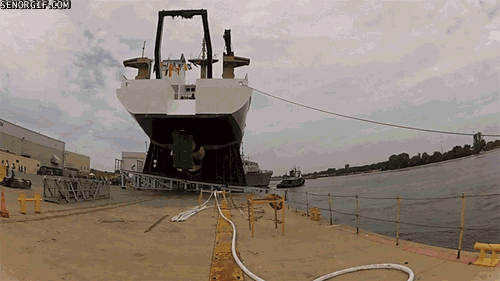 Funny water epic GIF - Find on GIFER