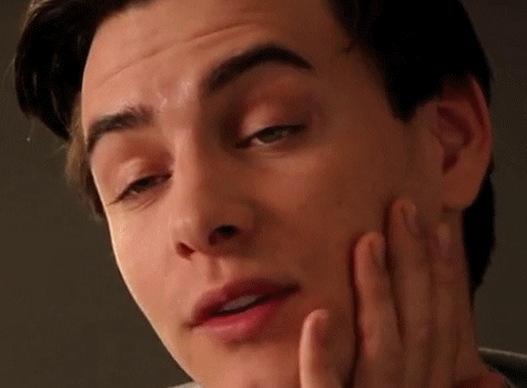 Harry lloyd GIF - Find on GIFER