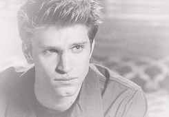 GIF toby cavanaugh - animated GIF on GIFER
