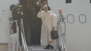 Pope moments francis GIF - Find on GIFER