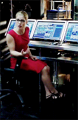 Felicity smoak television arrow GIF - Find on GIFER