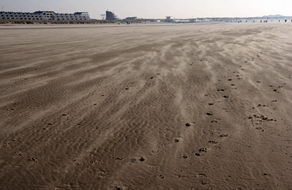 Sand blowing sand blowing sand sand GIF - Find on GIFER