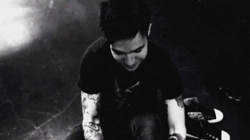 Smile pete wentz GIF - Find on GIFER