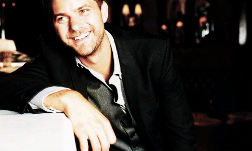 Joshua jackson GIF - Find on GIFER