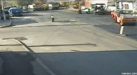 GIF traffic - animated GIF on GIFER