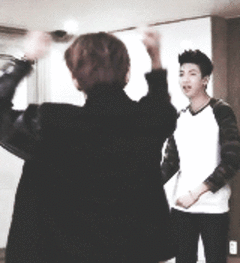 GIF kim taehyung - animated GIF on GIFER
