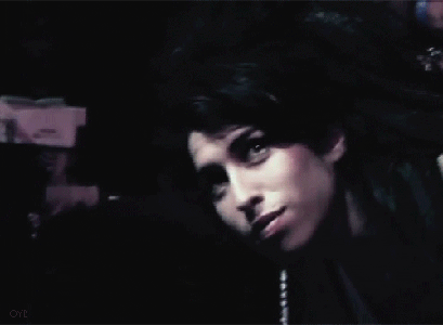 Amy winehouse GIF - Find on GIFER