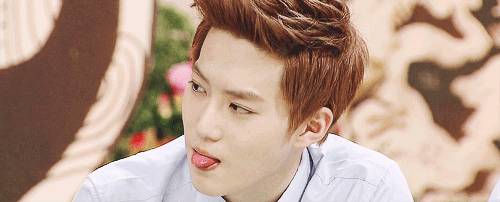 GIF suho - animated GIF on GIFER