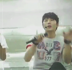 Leo GIF - Find on GIFER