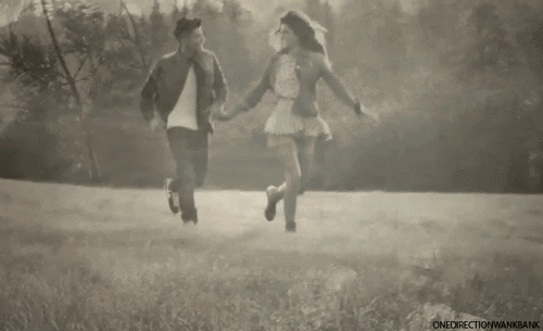 Gif De Pareja Corriendo Tumblr Libera Tu Imaginación