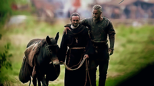 Ragnar lothbrok GIF - Find on GIFER
