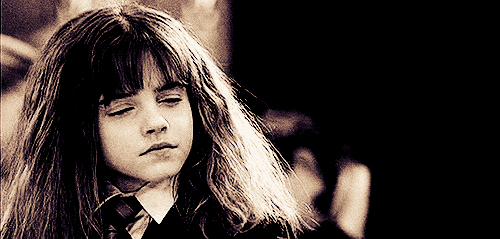 Hermione granger scare movies GIF - Find on GIFER