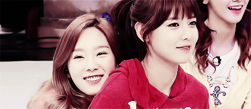 Female singers s GIF - Find on GIFER