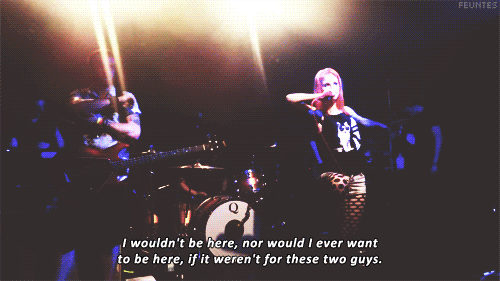 Live paramore hayley williams GIF - Find on GIFER