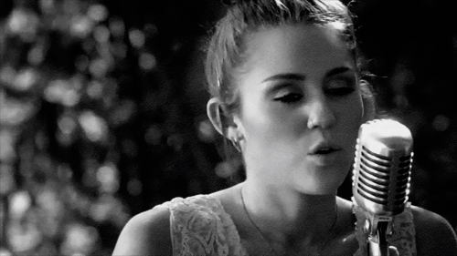 Miley cyrus miley GIF - Find on GIFER