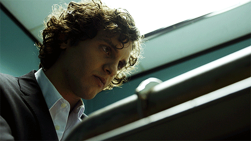 The returned GIF - Find on GIFER