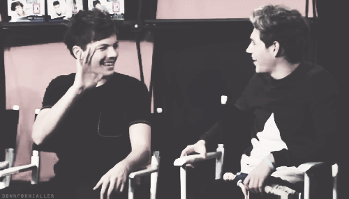 One direction GIF - Find on GIFER