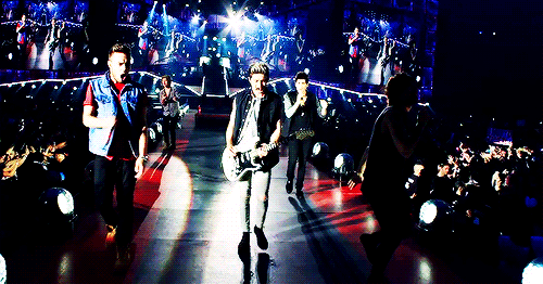 One direction harry styles zayn malik GIF - Find on GIFER