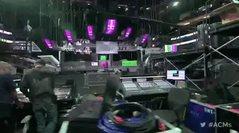 Queen GIF - Find on GIFER