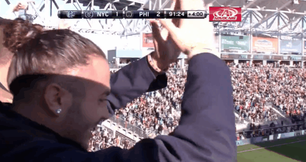 Fans clapping cheering GIF - Find on GIFER