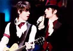 Ryan ross GIF - Find on GIFER