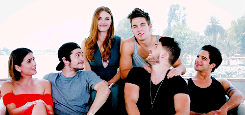 Cast GIF - Find on GIFER