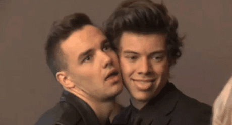 Looking GIF - Find on GIFER