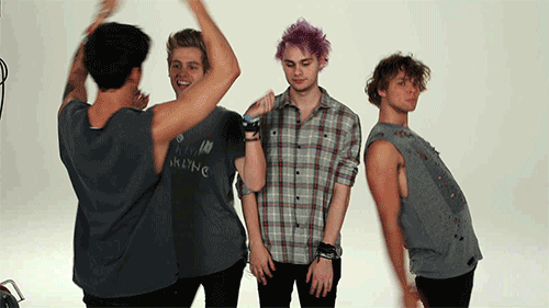 Dancing mtv vmas GIF - Find on GIFER