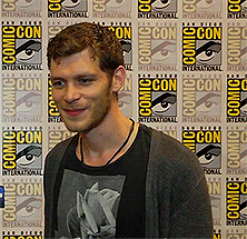 Comic con GIF - Find on GIFER
