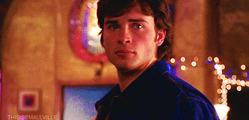 Clark kent GIF - Find on GIFER