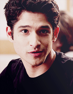 Dan Howell Shirtless