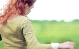 GIF poldark eleanor tomlinson demelza poldark - animated GIF on GIFER