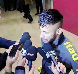 Football soccer interview GIF - Find on GIFER