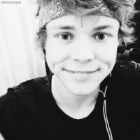 5 seconds of summer GIF - Find on GIFER