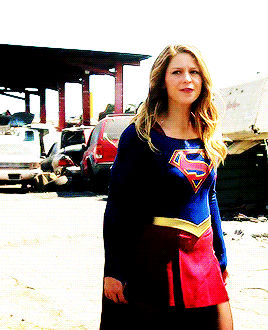 GIF supergirl - animated GIF on GIFER