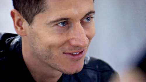 Robert lewandowski GIF - Find on GIFER