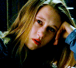 Gif De Tate Y Violet De La Historia De Terror Americana Bette E Dot