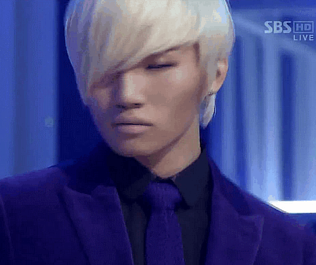 Brown hair GIF - Find on GIFER