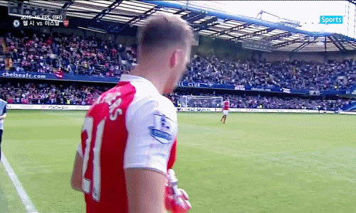 Looking GIF - Find on GIFER