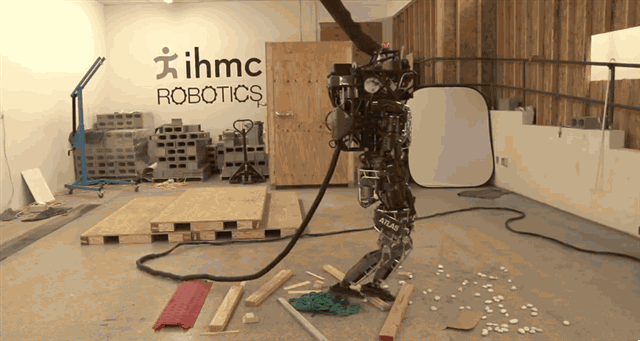 GIF robot - animated GIF on GIFER