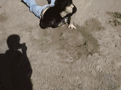 Reverse GIF - Find on GIFER