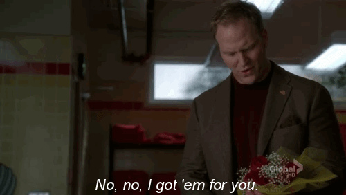 Glee coach beiste GIF - Find on GIFER