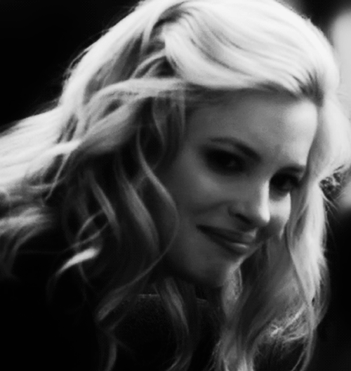 To aru gillian jacobs GIF - Encontrar em GIFER