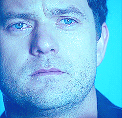 Observer verse joshua jackson GIF - Find on GIFER